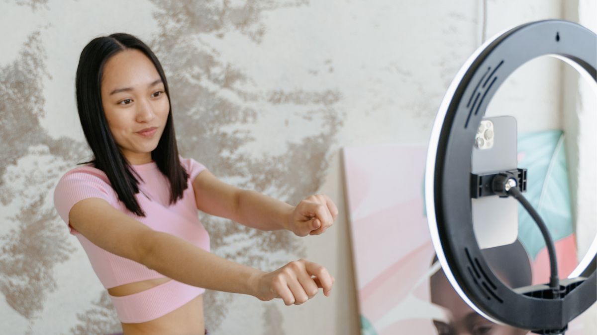 How to Contact TikTok Influencers & Creators in 5 Easy Ways